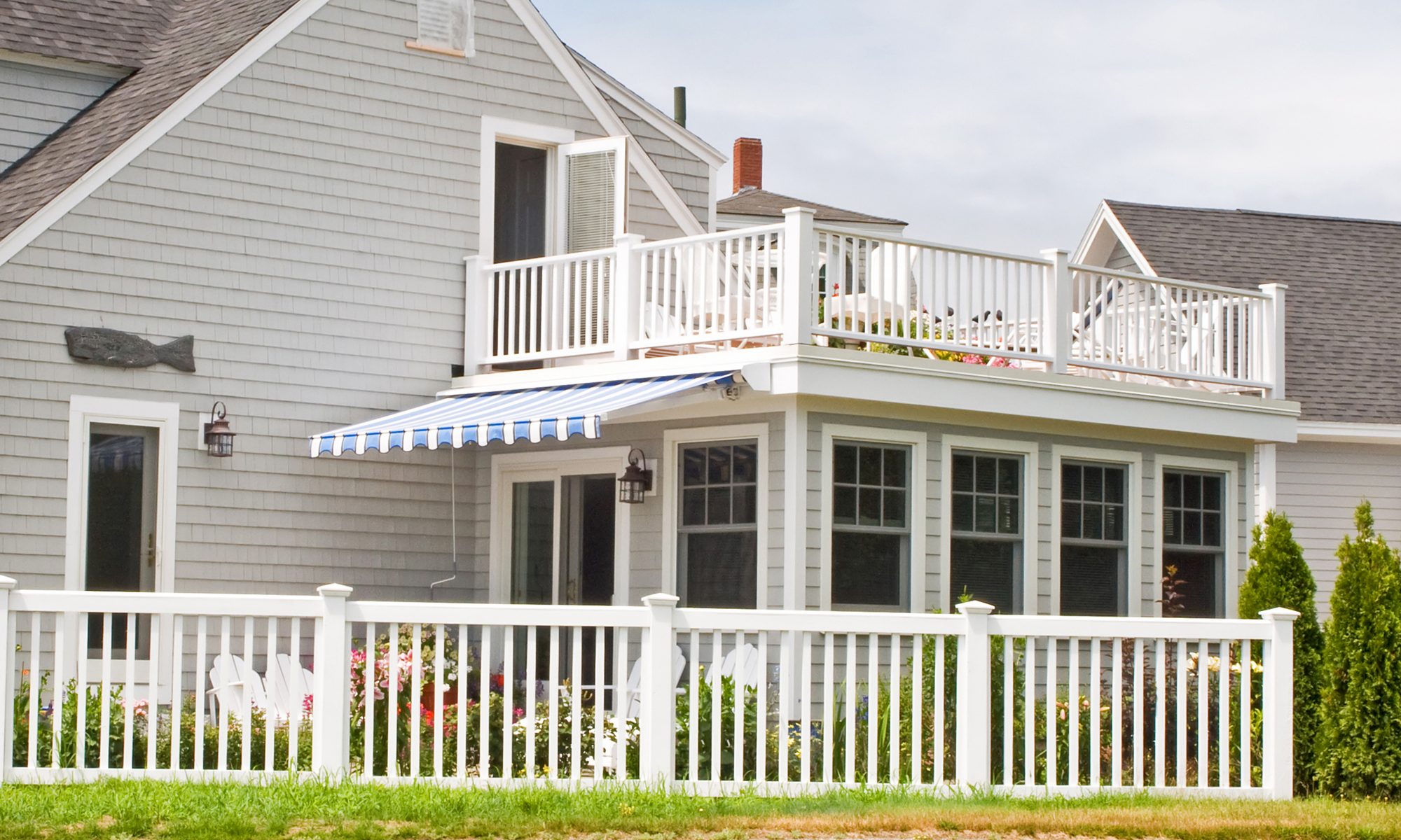 vinyl perimeter fencing | Duramax Vinyl Fences